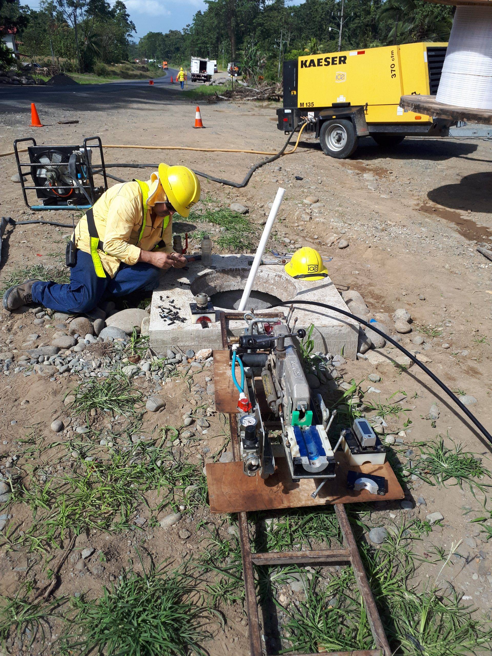 Highway Fiber Optic Underground Network - Expancom
